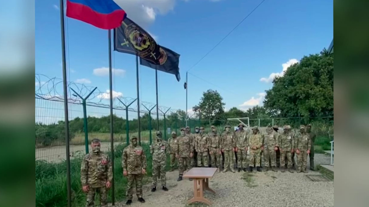 «Мы снимаем флаги России и ЧВК “Вагнер”» - наемники заявили о закрытии ...