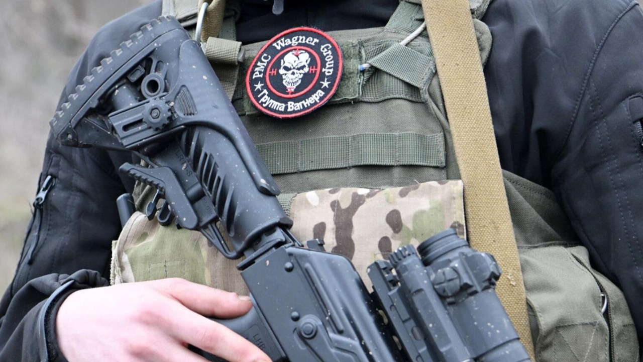 Инцидент с наемником ЧВК "Вагнер" привел к информационной войне в России